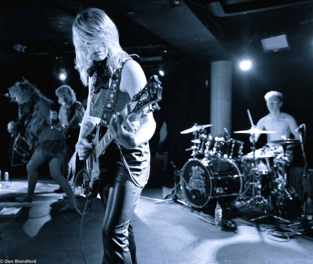 Live Review: The Oozes – The Underworld, London 20.04.2023 – Backseat Mafia