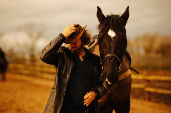 News: Tom Moriarty Releases Fifth Album 'Chapters' - Backseat Mafia